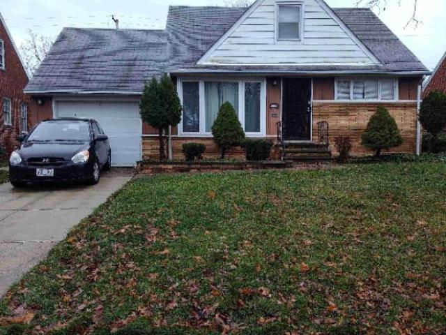 3 Br, 2 bath, Single Family 20550 South Lakeshore