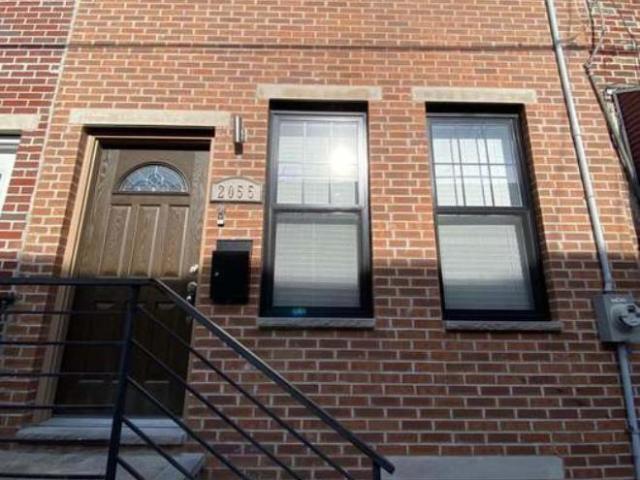 3 Br, 2 bath, Single Family 2055 Mountain St