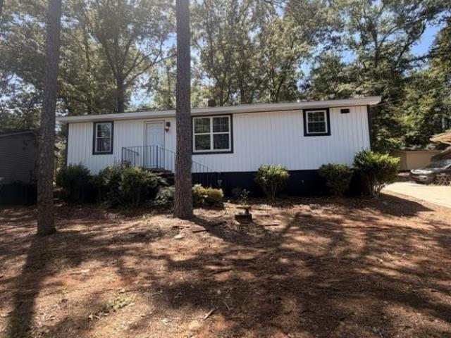 3 Br, 2 bath, Single Family 205 Herbert St