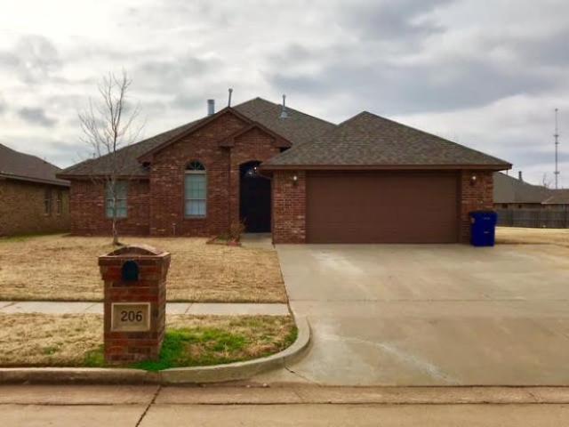 3 Br, 2 bath, Single Family 206 N Westminster Way