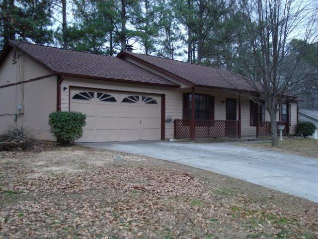 3 Br, 2 bath, Single Family 2071 Walden Park Place