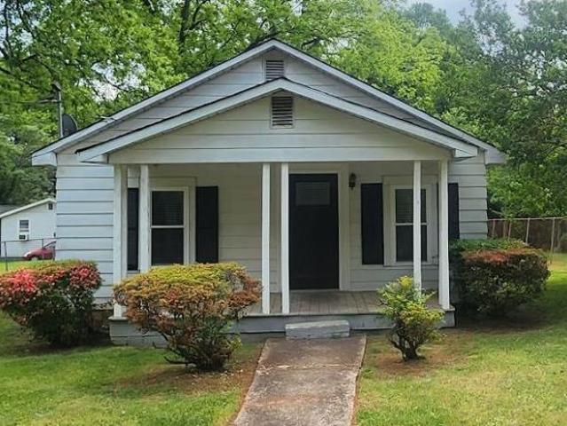3 Br, 2 bath, Single Family 2113 1st St