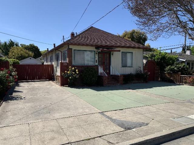 3 Br, 2 bath, Single Family 211 Waverly Street