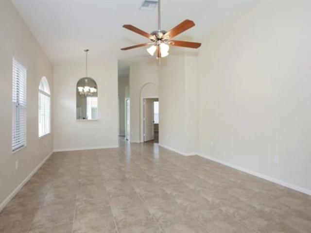 3 Br, 2 bath, Single Family 2120 NE 37th Rd