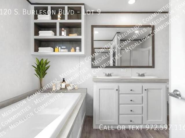 3 Br, 2 bath, Single Family 2120 S Burleson Blvd