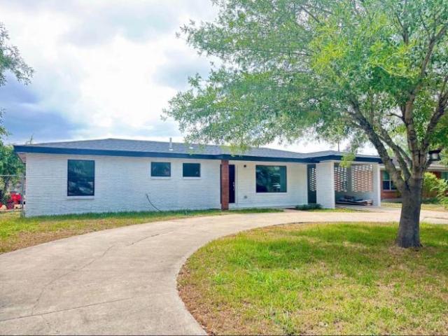 3 Br, 2 bath, Single Family 2125 Camellia Ave