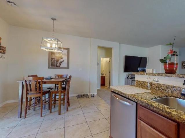 3 Br, 2 bath, Single Family 212 El Camino Loop NW