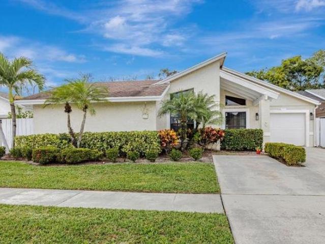 3 Br, 2 bath, Single Family 21356 Summertrace Circle