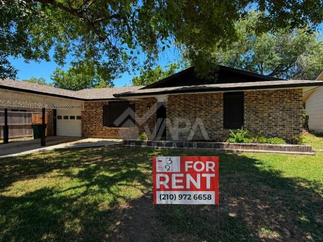 3 Br, 2 bath, Single Family 217 Avenue E St