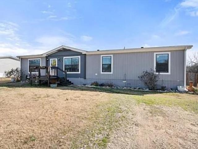 3 Br, 2 bath, Single Family 216 SE County Road 3048a