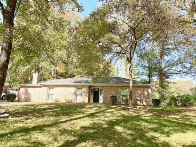 3 Br, 2 bath, Single Family 219 Merrybrook Dr