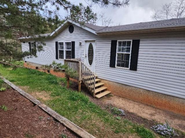 3 Br, 2 bath, Single Family 21 Powder Horn Trail