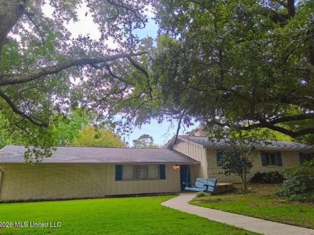 3 Br, 2 bath, Single Family 223 Woodbine