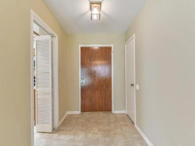 3 Br, 2 bath, Single Family 22019 Knoll Lake Ln