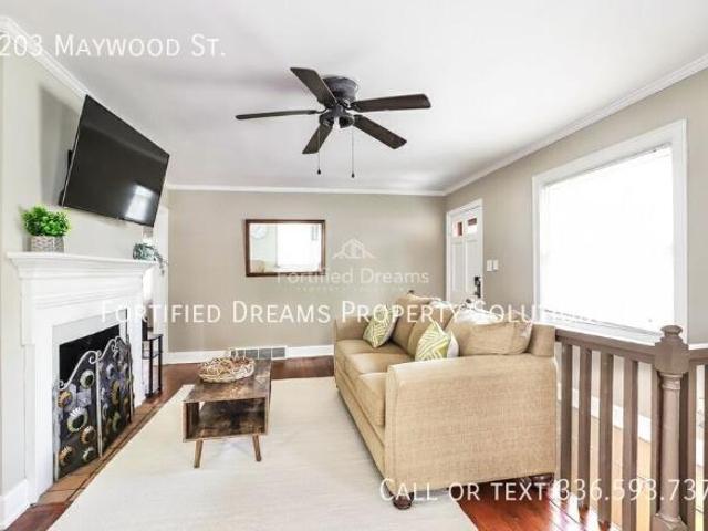 3 Br, 2 bath, Single Family 2203 Maywood St