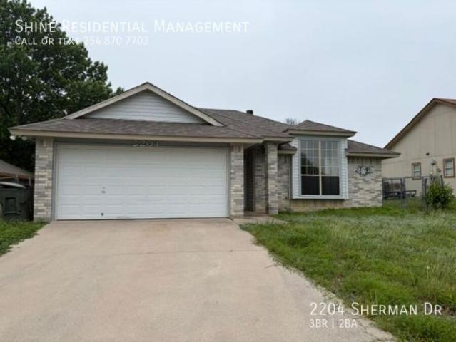 3 Br, 2 bath, Single Family 2204 Sherman Dr
