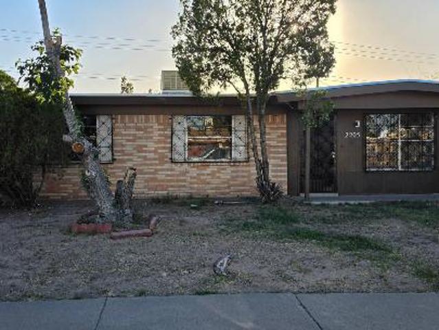 3 Br, 2 bath, Single Family 2205 Escarpa