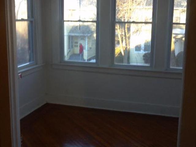 3 Br, 2 bath, Single Family 220 Ward Pl