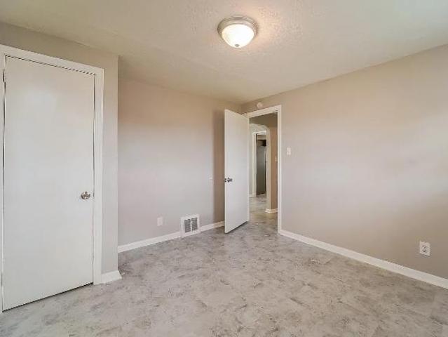3 Br, 2 bath, Single Family 2210 Guffey Rd