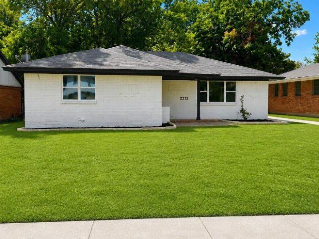 3 Br, 2 bath, Single Family 2212 Larry Drive
