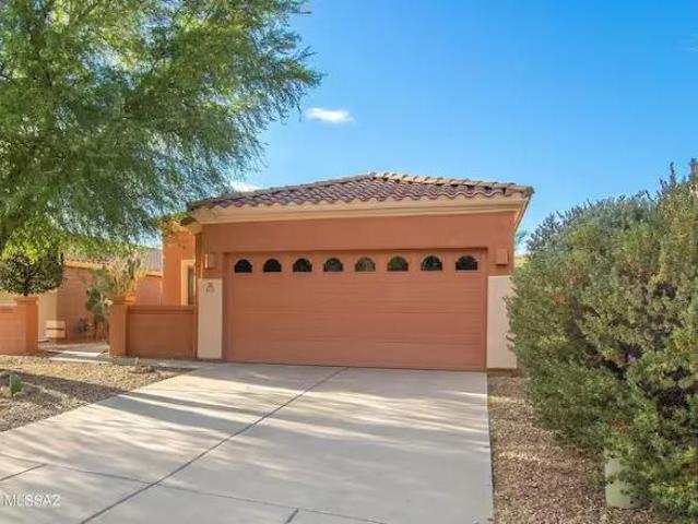 3 Br, 2 bath, Single Family 2215 E Stone Stable Dr