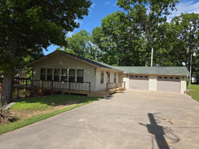 3 Br, 2 bath, Single Family 221 Anchor Rd