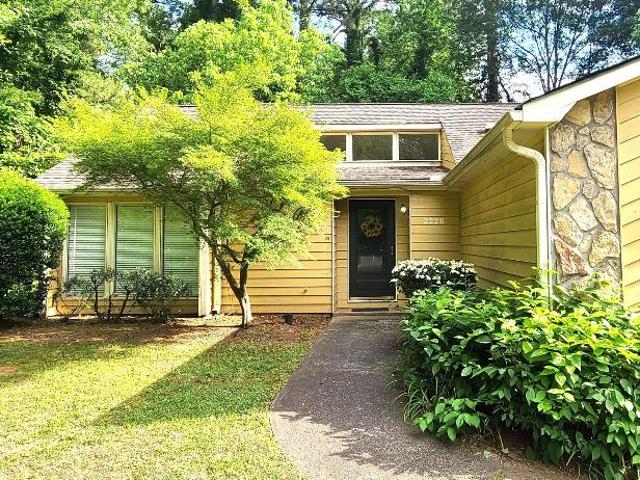 3 Br, 2 bath, Single Family 2228 N Woods Ct