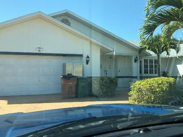3 Br, 2 bath, Single Family 222 SE 44th Ter