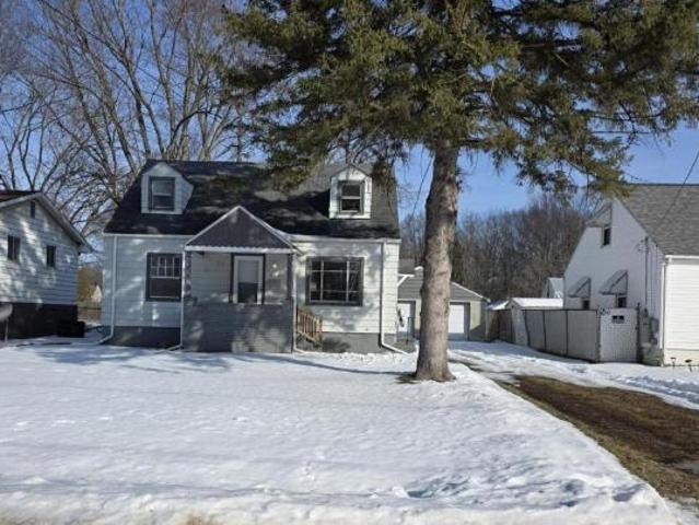 3 Br, 2 bath, Single Family 224 Maryland St NW