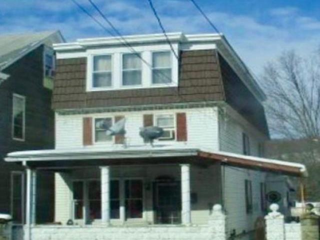 3 Br, 2 bath, Single Family 225 W Avenue