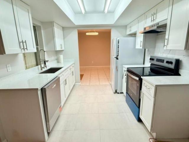 3 Br, 2 bath, Single Family 22800 SW 54th Way