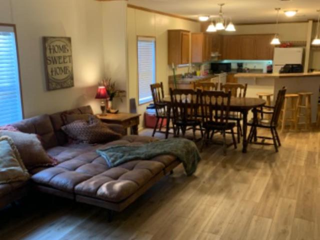 3 Br, 2 bath, Single Family 22832 45th Dr