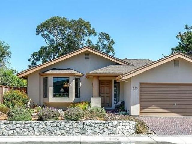 3 Br, 2 bath, Single Family 228 Oregon St