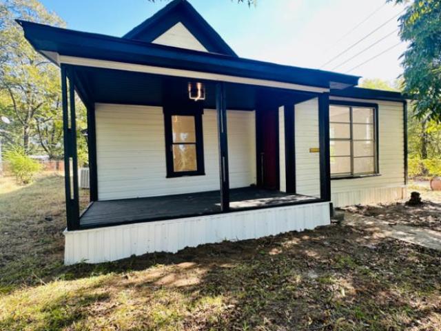 3 Br, 2 bath, Single Family 2300 Bryan St