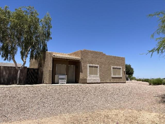 3 Br, 2 bath, Single Family 2300 E Magma Road