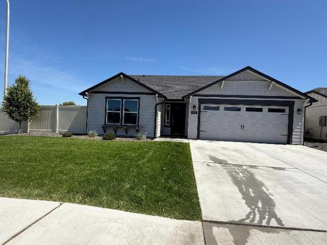 3 Br, 2 bath, Single Family 2301 S 58th Ave
