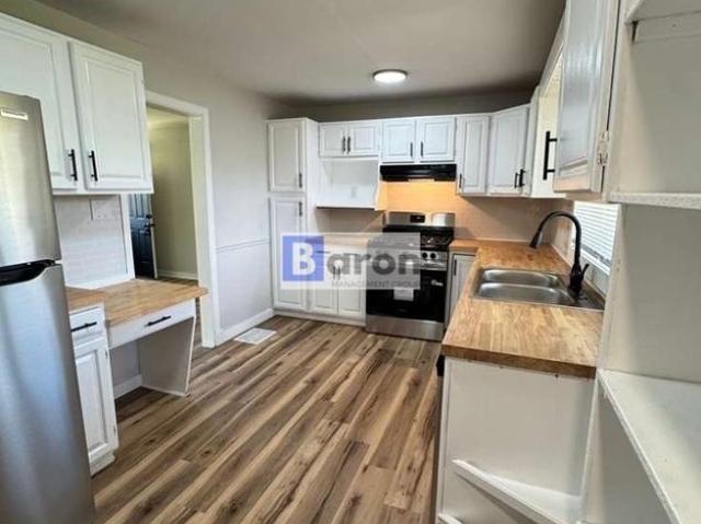 4 Br, 2 bath, Single Family 2304 Grant St