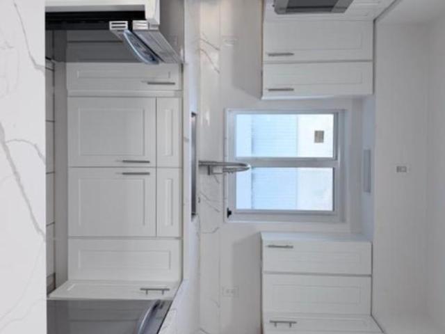 3 Br, 2 bath, Single Family 231 NE 16th Avenue