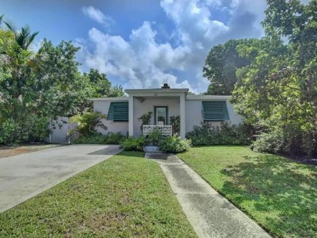 3 Br, 2 bath, Single Family 231 Nw 14th Ave