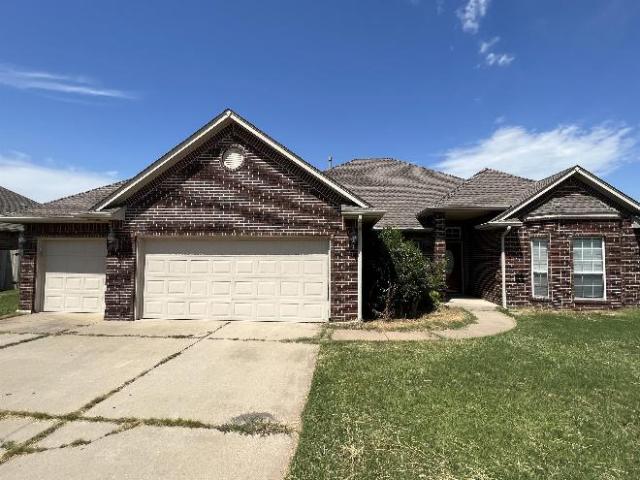 3 Br, 2 bath, Single Family 2321 Sw 94th Street