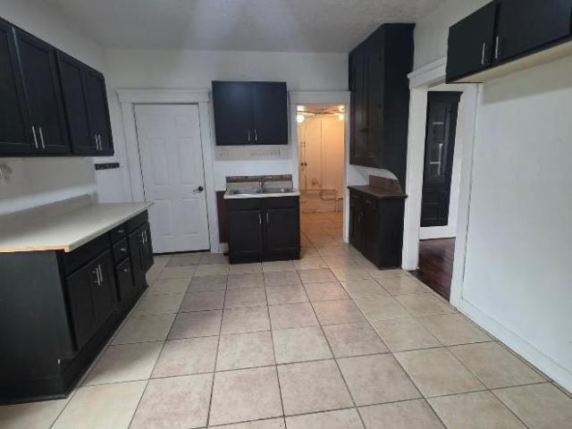 3 Br, 2 bath, Single Family 2326 North Ridge Road