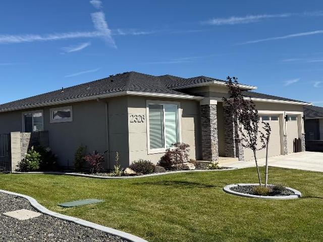 3 Br, 2 bath, Single Family 2326 Siena Ave