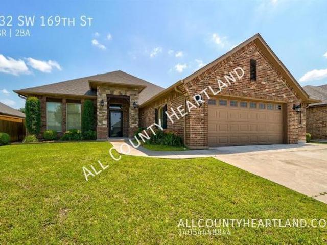 3 Br, 2 bath, Single Family 232 Sw 169th St