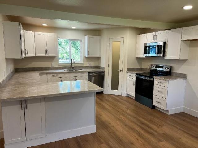 3 Br, 2 bath, Single Family 23486 Old 44 Drive