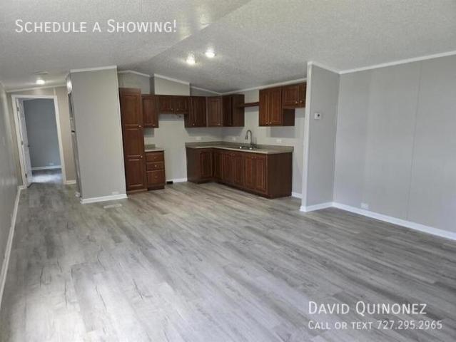 3 Br, 2 bath, Single Family 234 N Blackwood Dr