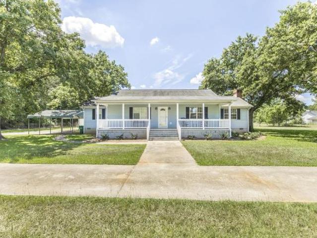 3 Br, 2 bath, Single Family 236 Blue Meadow Cir