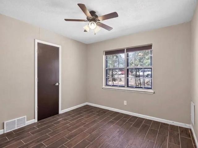 3 Br, 2 bath, Single Family 238 Dakota Dr
