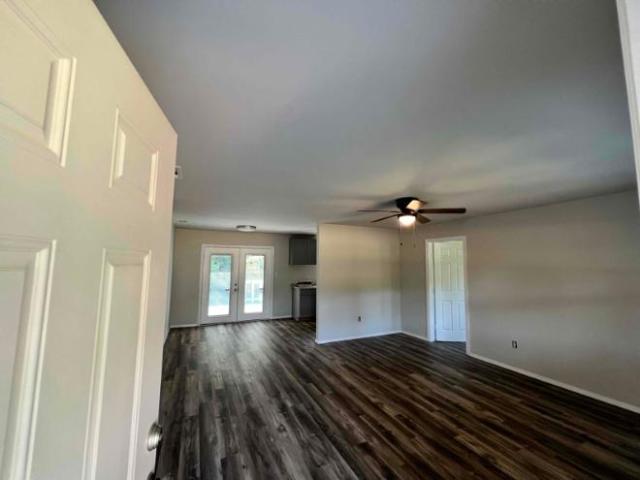 3 Br, 2 bath, Single Family 3404 Karnack Hwy