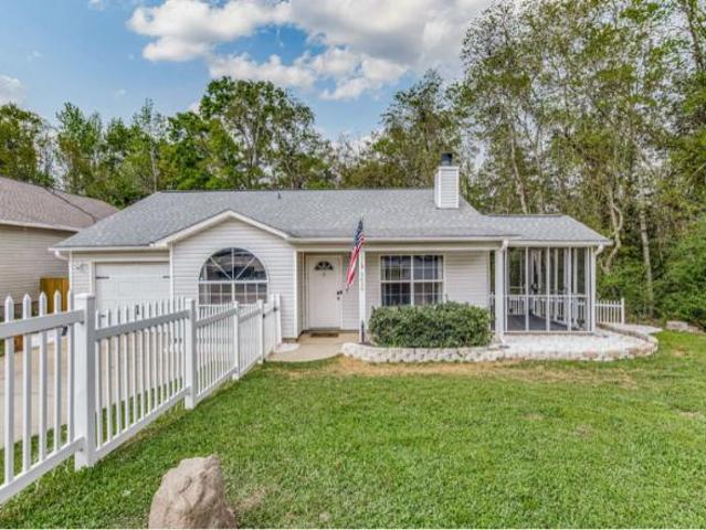 3 Br, 2 bath, Single Family 3420 Riverside Dr