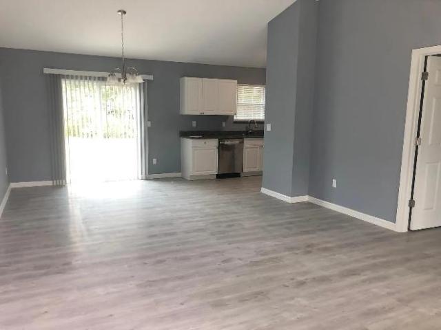 3 Br, 2 bath, Single Family 342 Locust Pass